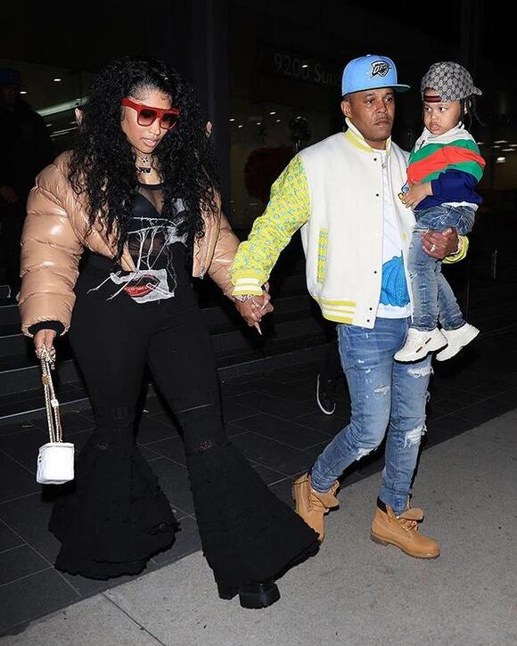 Nicki Minaj & Kenneth Petty Carry Son ‘Papa Bear’, 2, During Rare ...