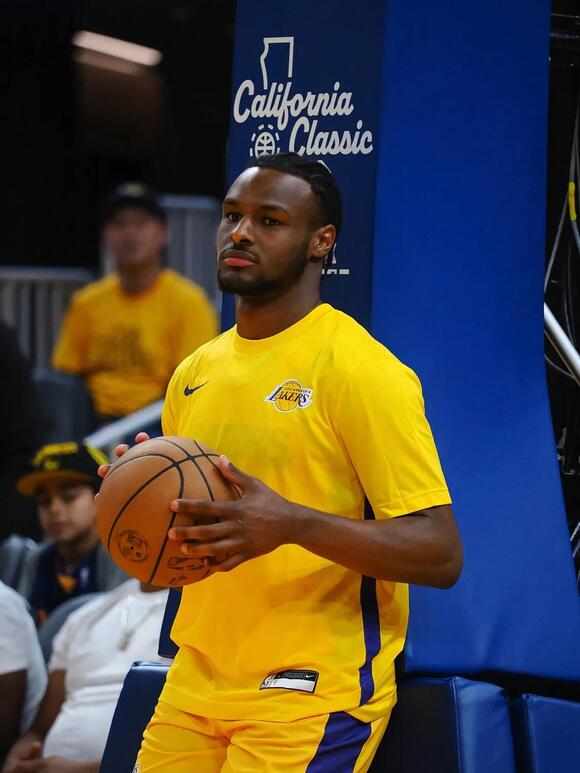LOOK: Brandon Miller shoots against Devin Booker during Team USA ...