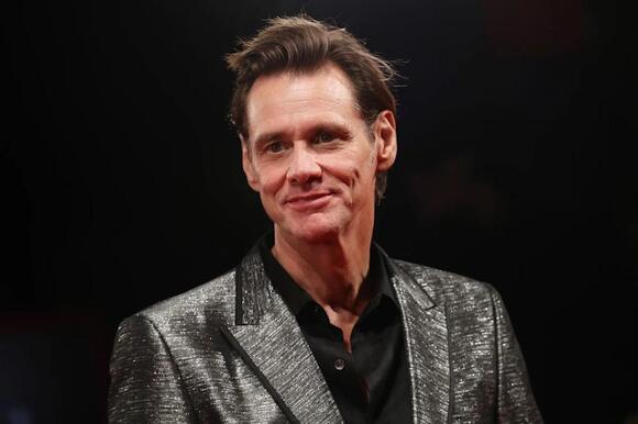 Jim Carrey's shocking new look during rare night out has fans stunned ...
