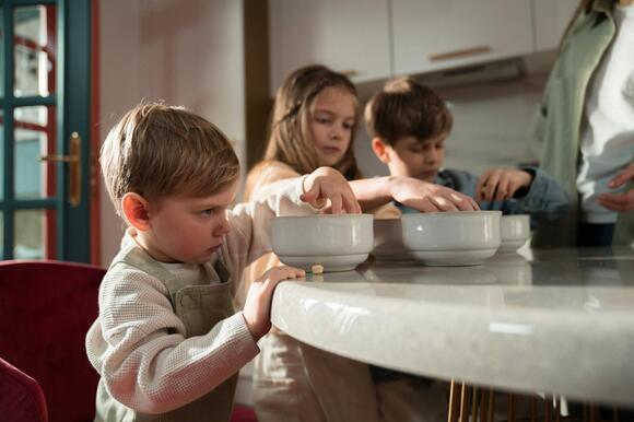 Parents Are Furious After Seeing What Kids Are Allowed To Bring For ...