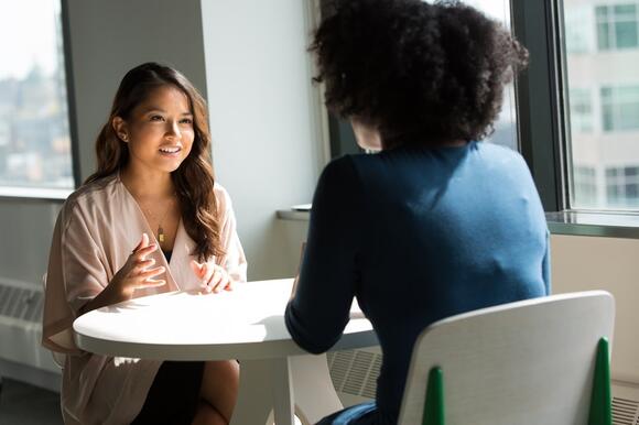 8 Conversational Habits That Secretly Make You Sound Insecure to Others ...