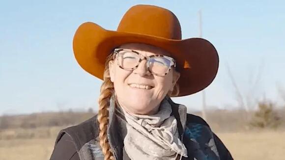 Trump-voting Iowa farmer tells CNN Dems may be winning her over - NewsBreak