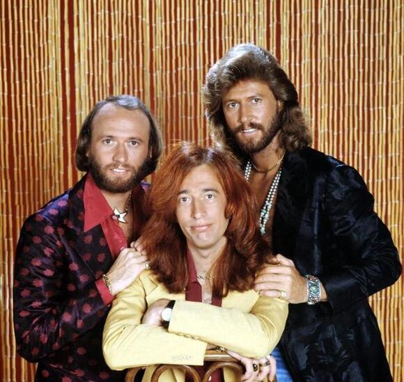 “RIP Barry Gibb” Rumors Spread Online As Family Confirms He’s Fine ...