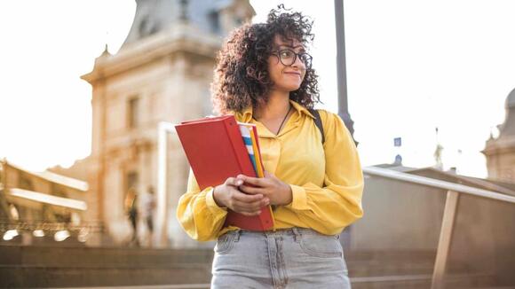 12 things the middle class now struggle to afford - NewsBreak