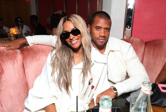 After Years Of Wearing Wigs And Extensions, Ciara Showed Off Her Real ...
