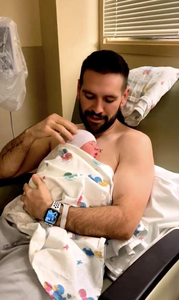 Gary Allan Marries Molly Martin in a Spontaneous, Intimate Ceremony - NewsBreak