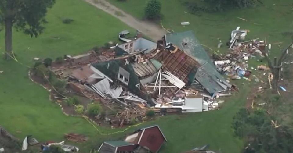 Ef 3 Tornado Rips Through North Carolina S Wilson County Claiming One