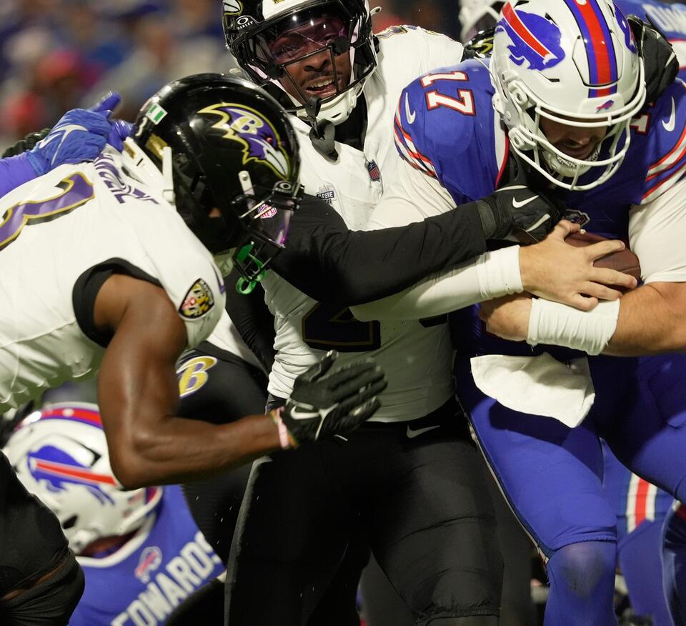“Refs Cheat? Umm, Yep”: NFL Fans Have No Mercy For League After Ravens ...