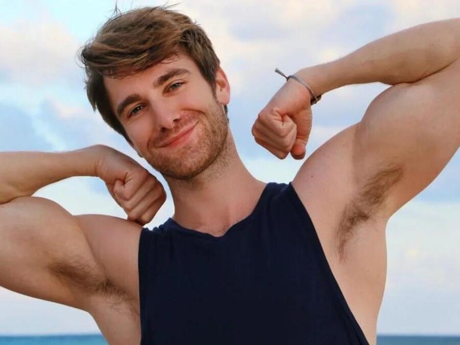Out actor Mike Heslin dies at 30
