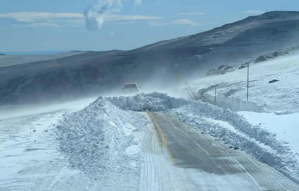 Beartooth Pass, MT/WY, Road Closure Due to Snow and Extreme Weather ...
