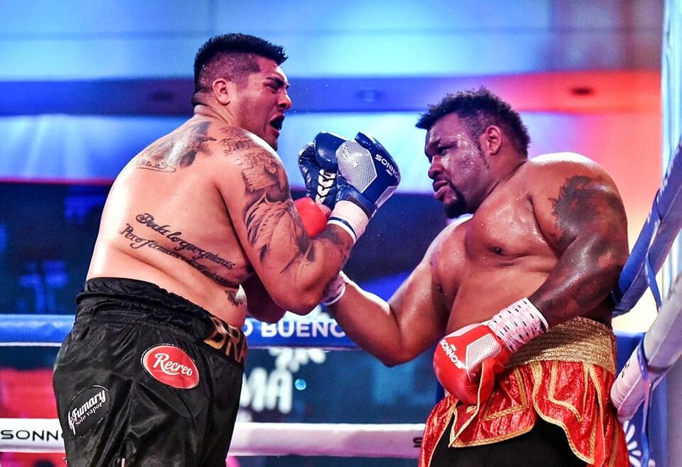 Boxer Jarrell Miller Loses Toupee Mid-Fight After Brutal Punch Goes ...