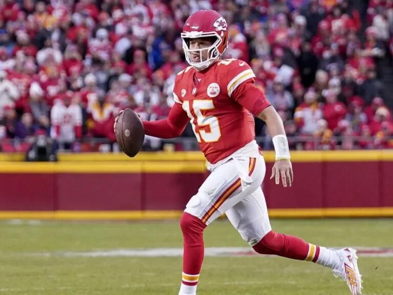 Patrick Mahomes Rips Off Rare Raging Outburst In Key AFC Loss