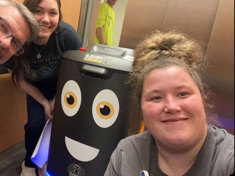 Dwight the robot is quite the ‘specimen’ at Metro East Illinois hospital