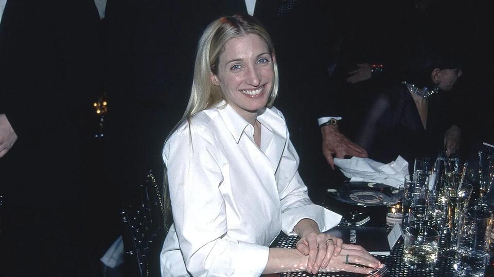 Did Carolyn Bessette’s Mother Sue the Kennedys After She Died in Plane ...