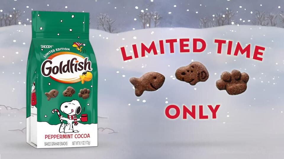 This new Snoopy-themed Goldfish flavor is about to make your holiday ...