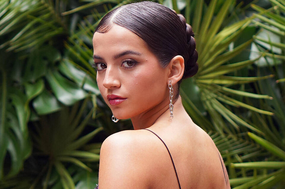 Isabela Merced Shares 15 Behind-The-Scenes Facts About "Turtles All The ...