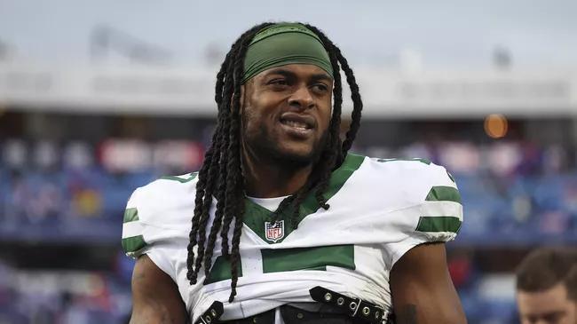 Packers Star Teases 'Talks' With Davante Adams About Reunion - NewsBreak