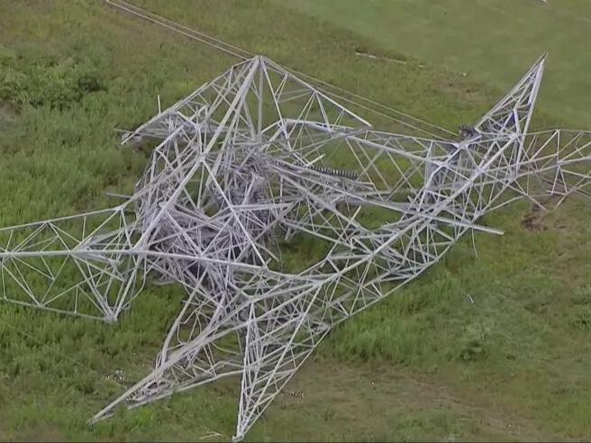 NWS confirms 5 tornadoes in Chicago area during storms NWS confirms 5 tornadoes in Chicago area during storms