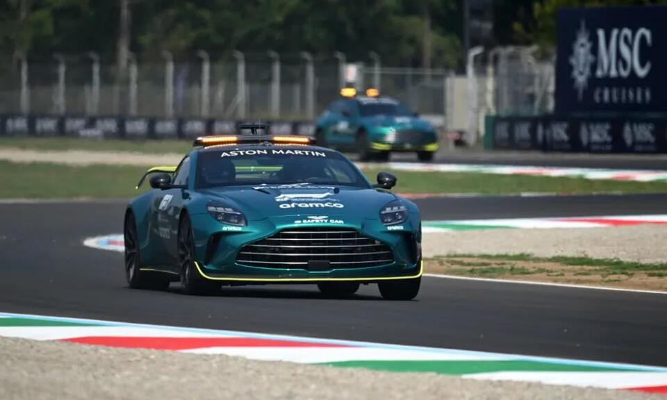 F1 safety car crashes during Monza high-speed test - NewsBreak