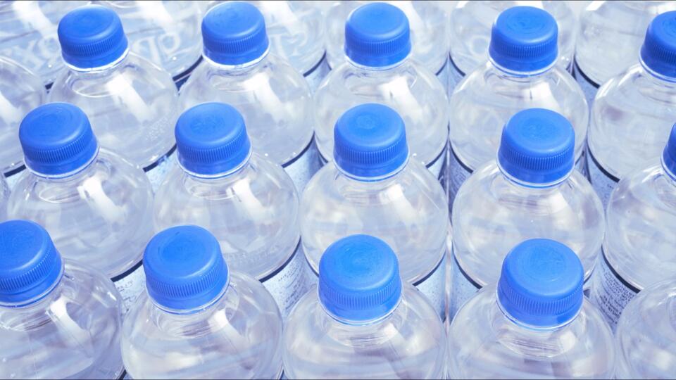 Study finds massive amounts of plastic particles in bottled water ...