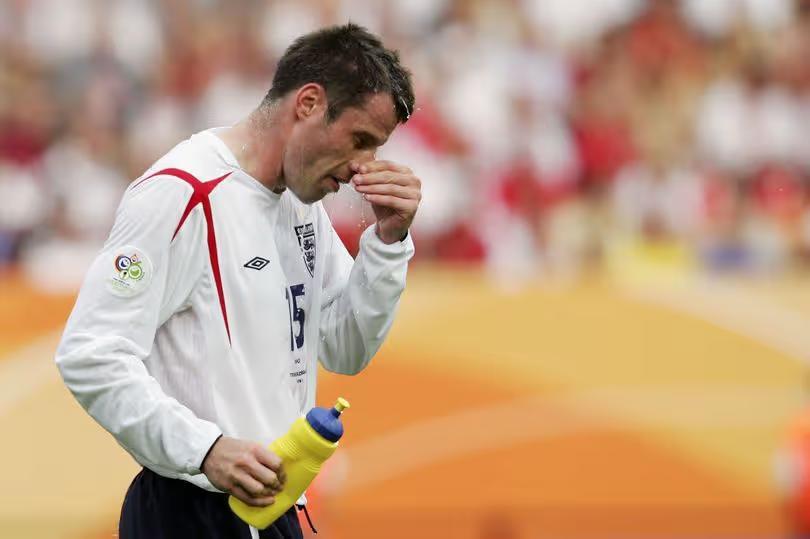 Bruno Fernandes issues apology to Jamie Carragher after bringing up bad ...