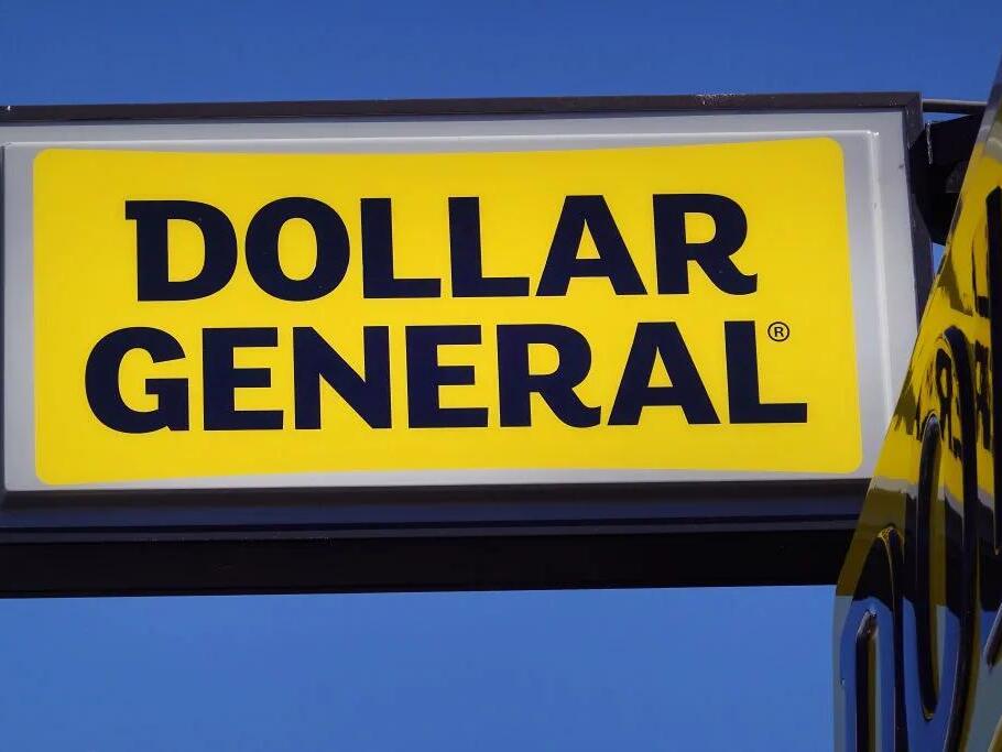 Man arrested after 'strong arm robbery' at Downtown Dollar General