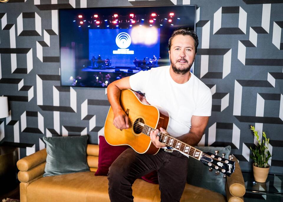 How did Luke Bryan’s sister die? Country singer clears up years of ...