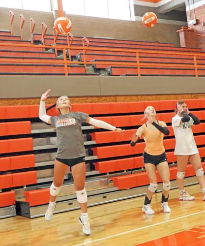 Volleyball players get in pre-season drills - NewsBreak