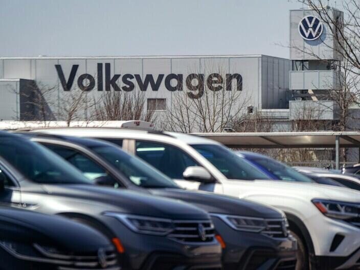 Voting ends in historic Tennessee Volkswagen union election