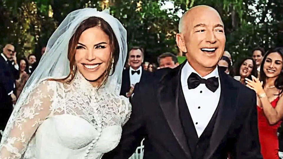 Jeff Bezos and Lauren Sánchez Celebrate Love With $50 Million Star ...