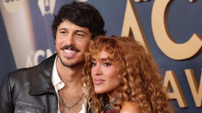 'Date Night': Morgan Evans, Laci Kaye Booth Make Red Carpet Debut As ...