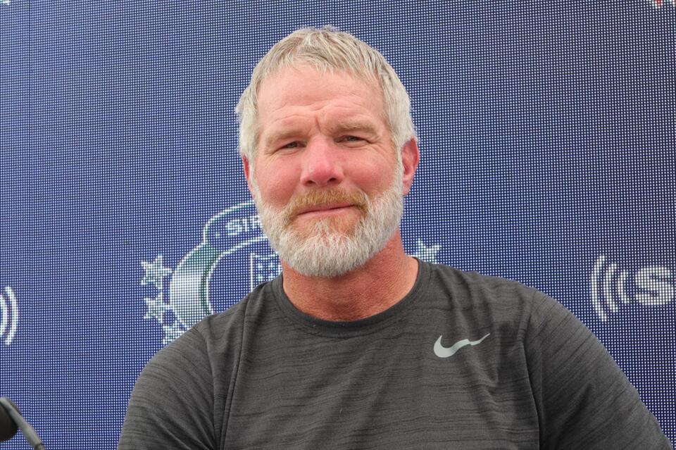 NFL legend Brett Favre shares worrying health update after Parkinson’s ...
