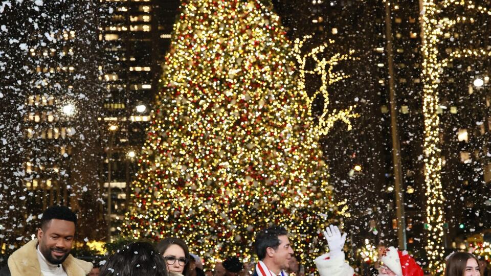 Portland Christmas tree lighting ceremony sparked controversy - NewsBreak