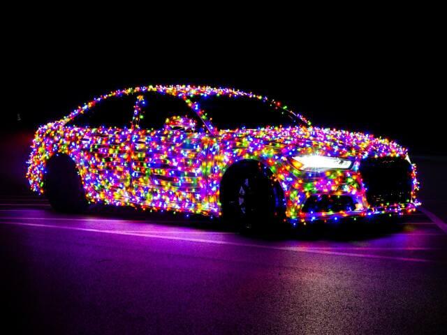 Christmas lights on cars lighting up Lexington streets - NewsBreak