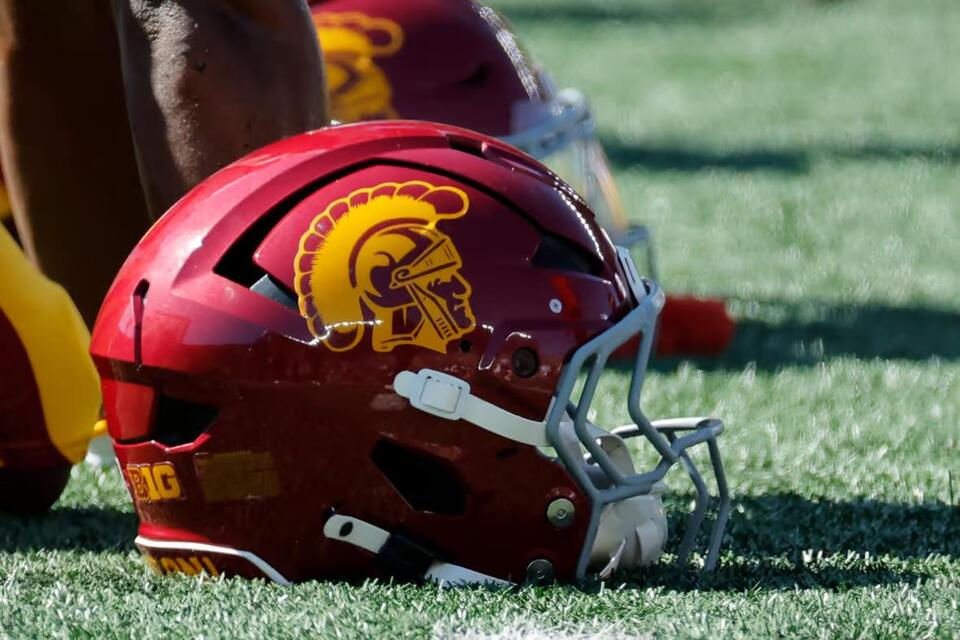 USC Trojans Offer Transfer Portal Quarterback - NewsBreak