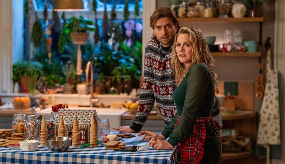 17 Merry New Christmas Movies and Specials to Watch in 2025 - NewsBreak