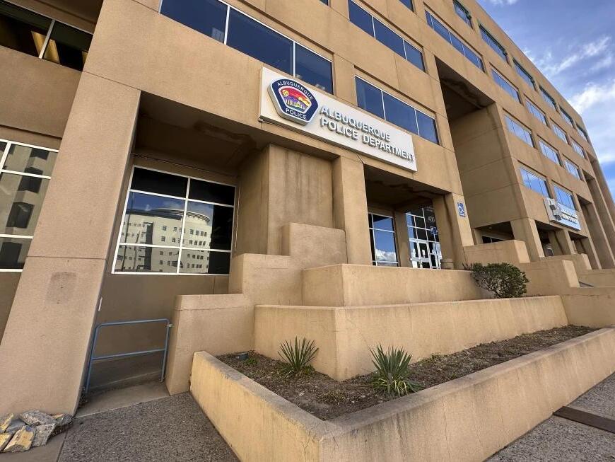 Albuquerque police commander fired, 7th officer resigns in scandal ...