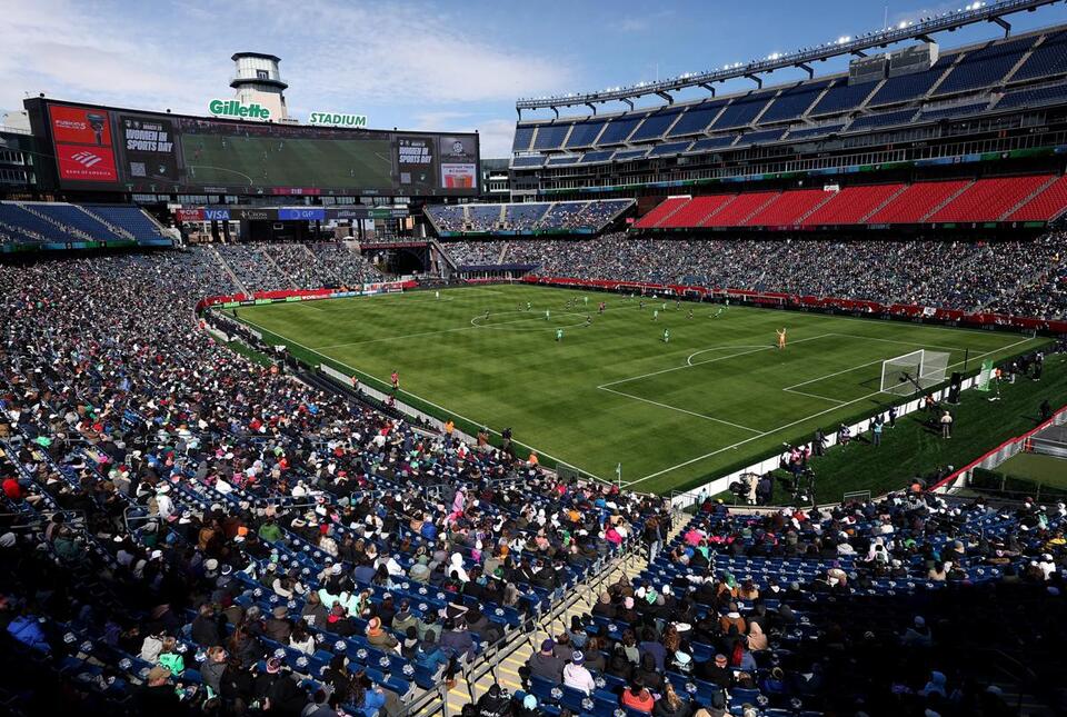 NWSL opening weekend shatters league attendance records - NewsBreak