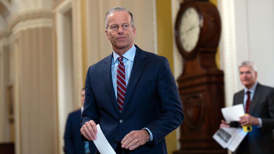Fight erupts on Senate floor over provision letting senators reap ...