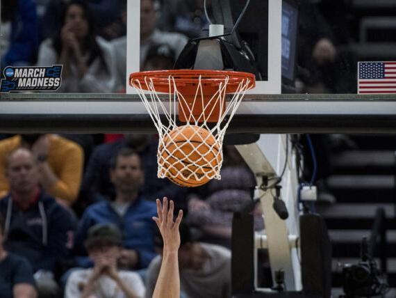 Live March Madness odds: Updated betting lines for Friday's NCAA Tournament first-round games