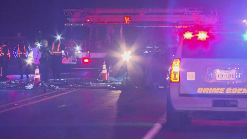 Multiple people killed in fiery 4-car crash in Texas - NewsBreak