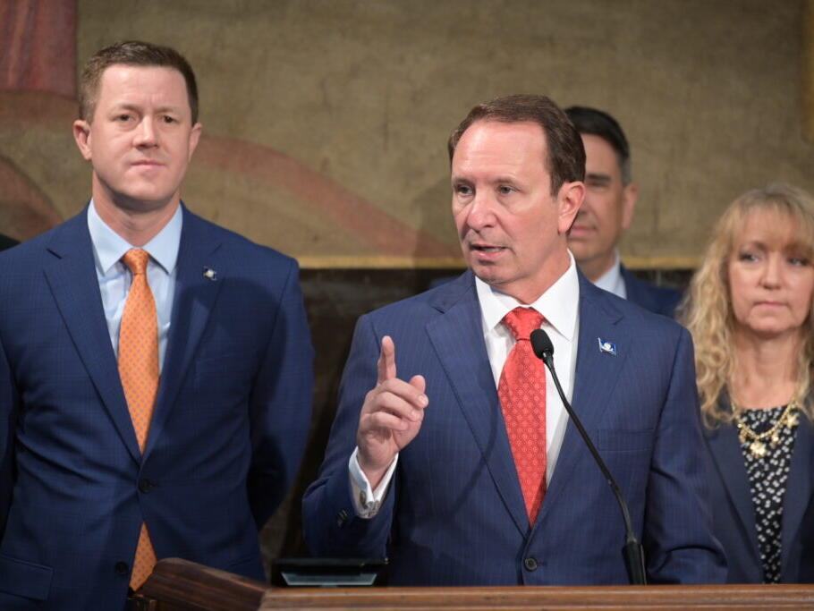 Landry, Brumley push for sweeping classroom changes for teachers