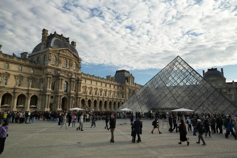 ‘Louvre Heist’ Special: Couple Recalls Being Inside Museum During Break ...