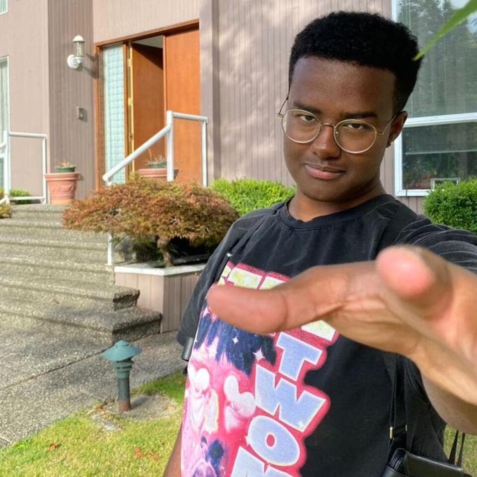 YouTuber Twomad Dead at 23 - NewsBreak