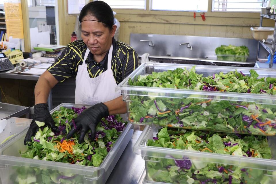 Hawaiʻi’s farm-to-school program brings 5,000 pounds of locally sourced ...