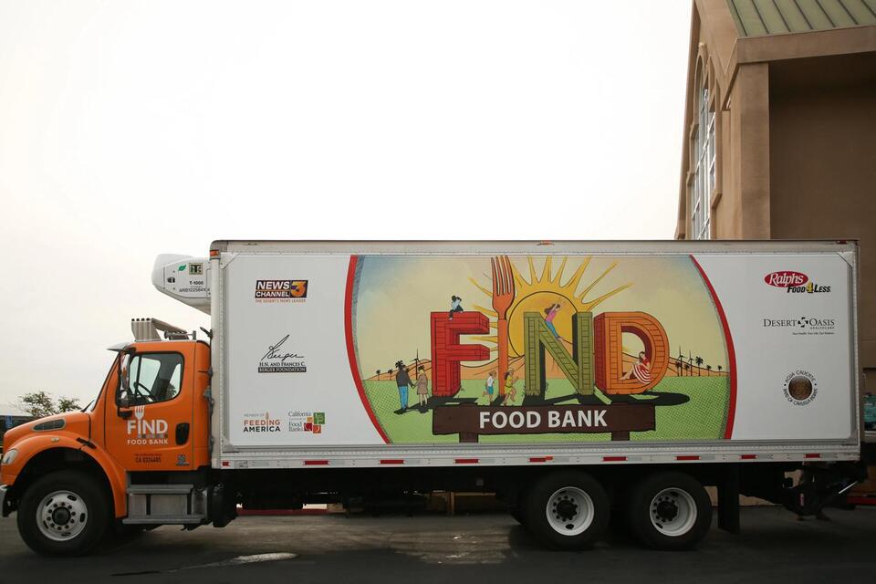 Feds cancel shipments of meat and dairy to Coachella Valley food bank ...