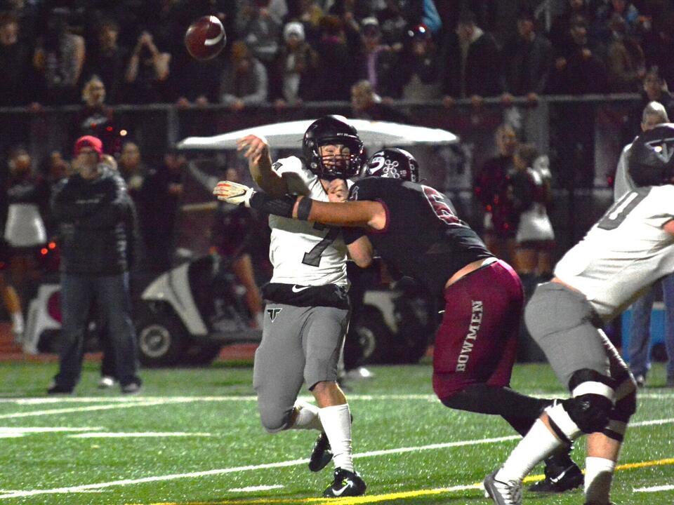 Treyson Eddleman, sound defense, lead Sherwood over Tigard 43-0 in ...