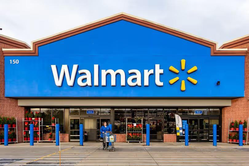 Walmart quietly changes checkout decision as shoppers fear it's 'going ...