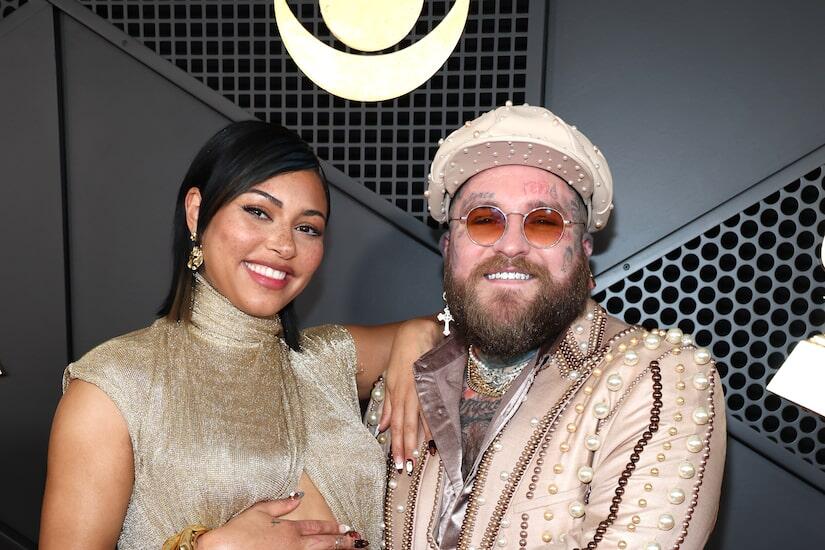 Teddy Swims’ Grammys Look Includes Sweet Nod to Baby on the Way ...