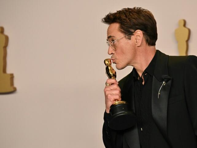 Downey Jr wins Oscar for 'Oppenheimer,' 31 years after first nod